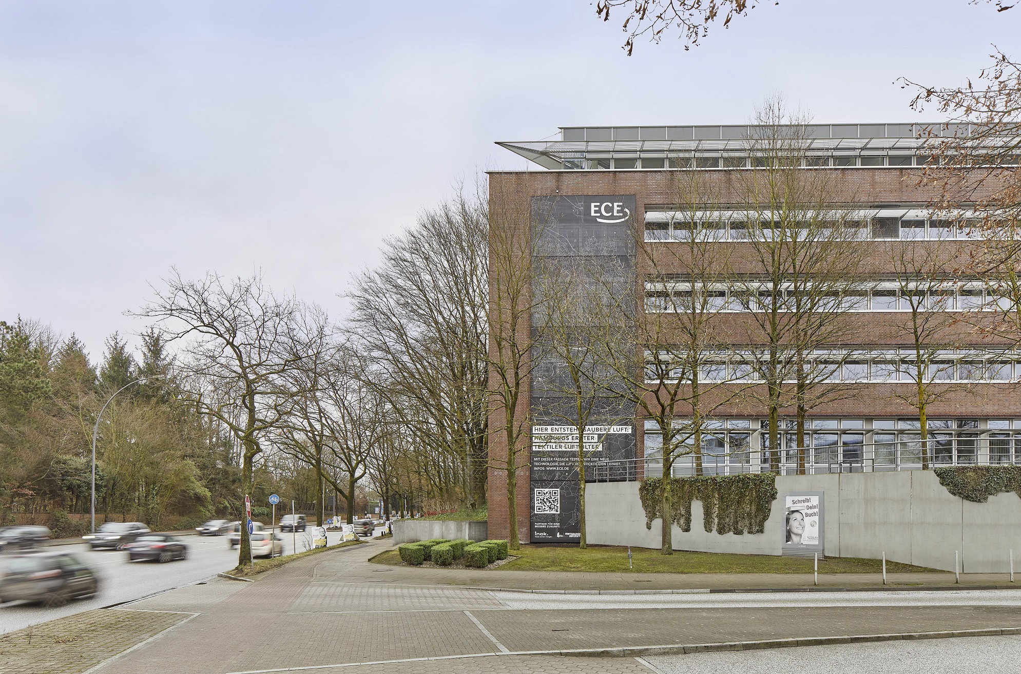 Weltweit erste NOx-bindende Textilfassade am Hamburger ECE-Campus in ...